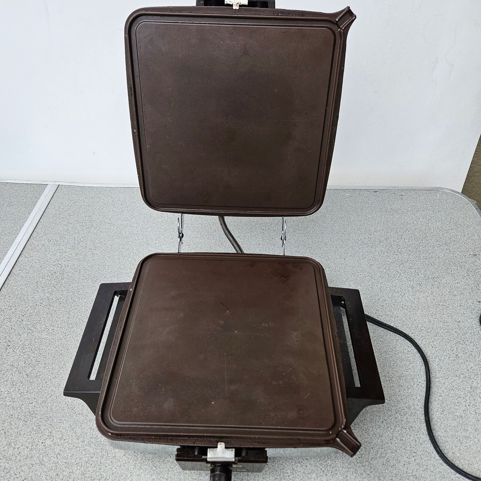 VTG Toastmaster Waffle Iron Maker Griddle 269 Chrome Reversible Plates ...