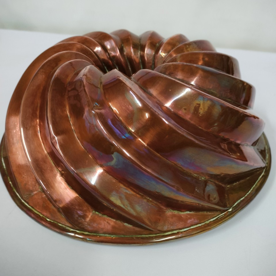 Vintage Large Copper Bundt Tin Jelly Pudding Mold with Wall Hanging ...