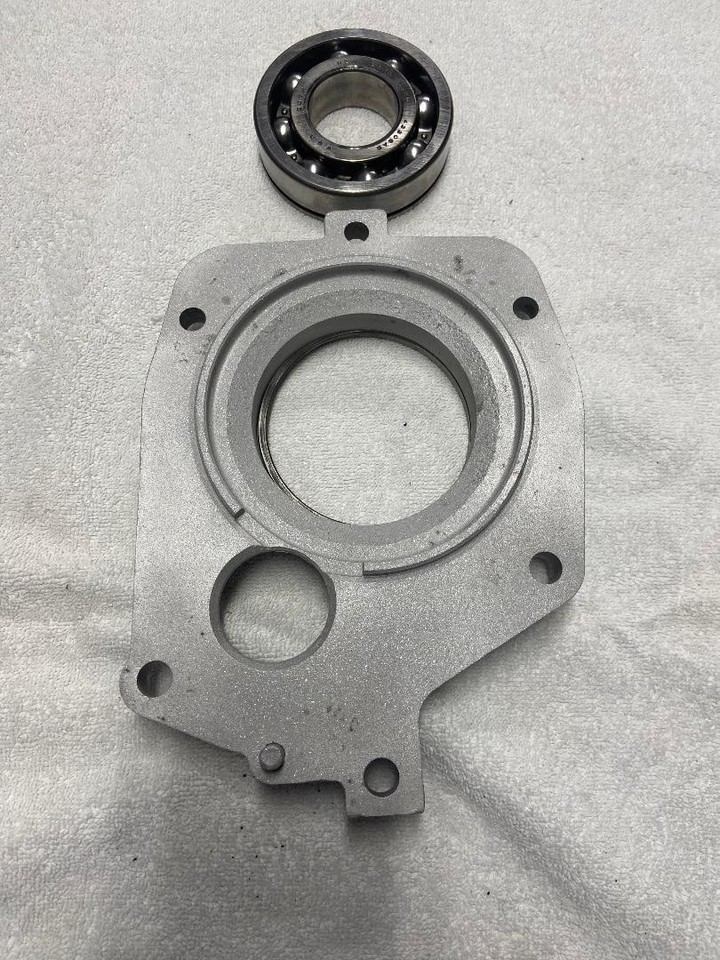 Muncie M20 M21 M22 4 Speed Transmission Mid-plate, Snap Ring & Bearing ...