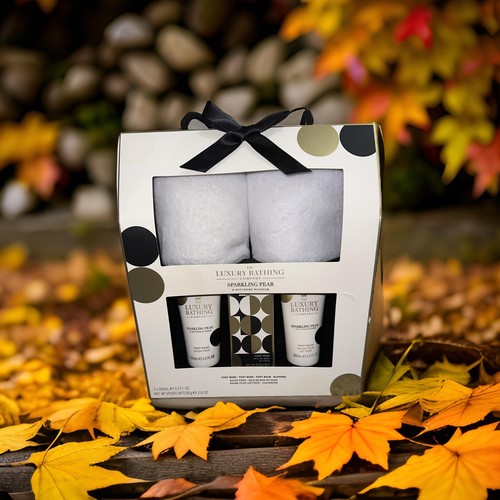 The Luxury Bathing Company Sparkling Pear Gift Set NEW. Damage Box | eBay