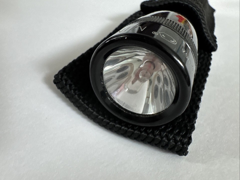 Mini Maglite Black 2 AA Cell LED Flashlight with Carrying Case And ...