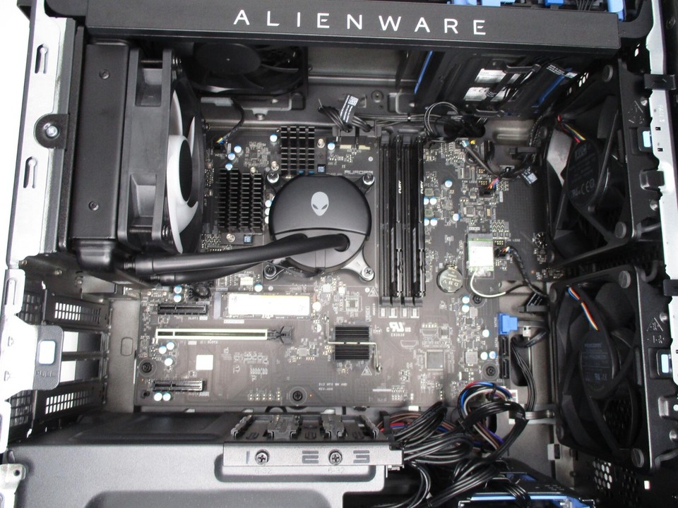 Alienware Aurora R14 Ryzen 9 5900 12c | 32GB RAM | 1TB SSD + 2TB HDD ...