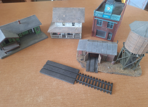 HO Scale Building Lot, MISC Buildings for Layout, Repair or Kit Bashing ...