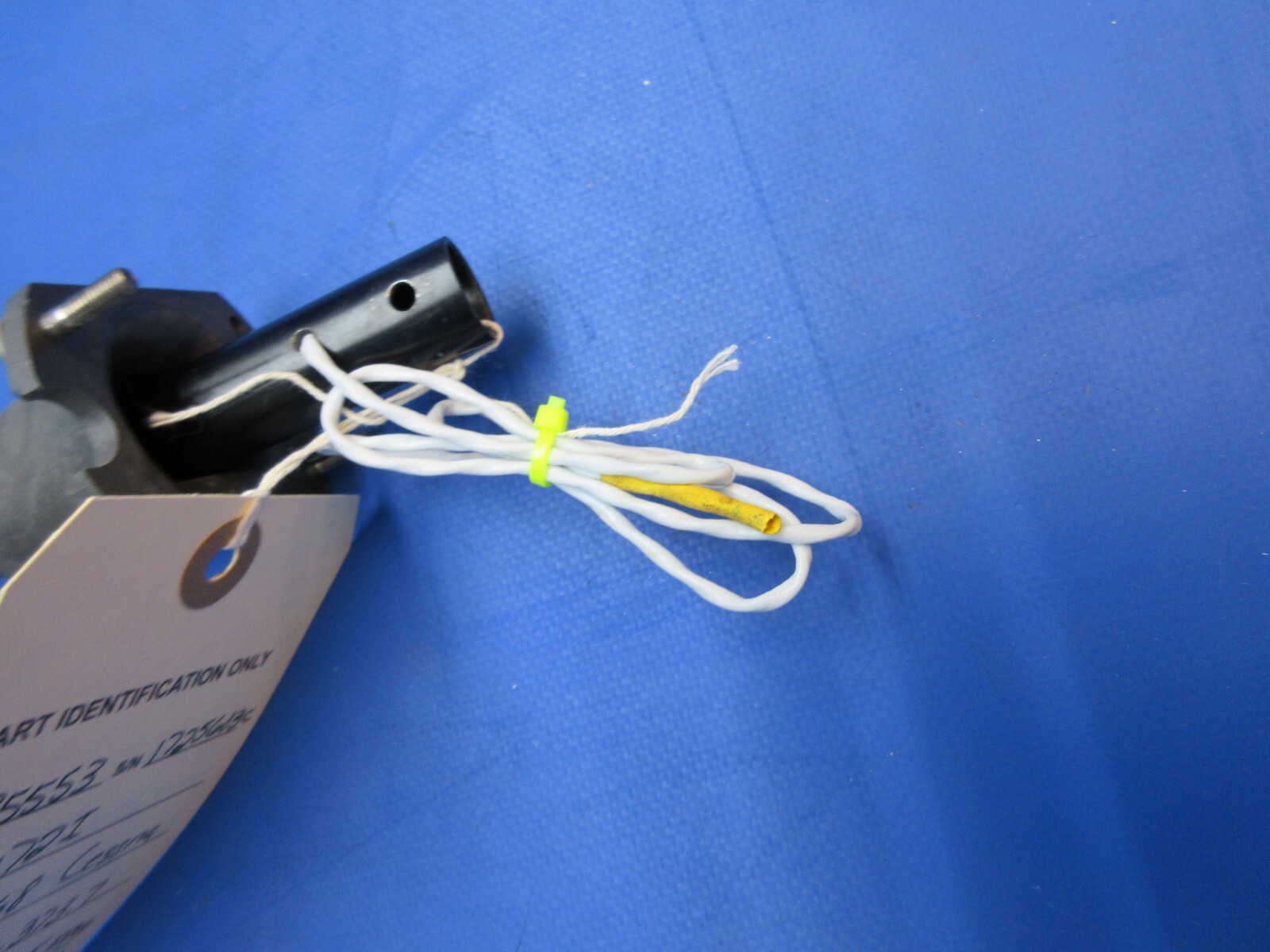 Cessna 172 / 172I Control Wheel / Yoke w/ Support P/N 0513239-5 (0923 ...