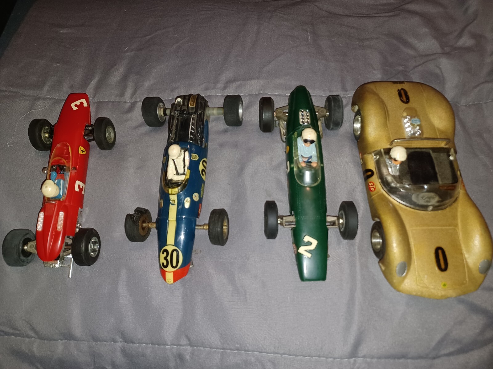 OFFICIAL SLOT CAR RACING CASE WITH PARTS CONTROLLER & 4 SLOT CARS LOT ...