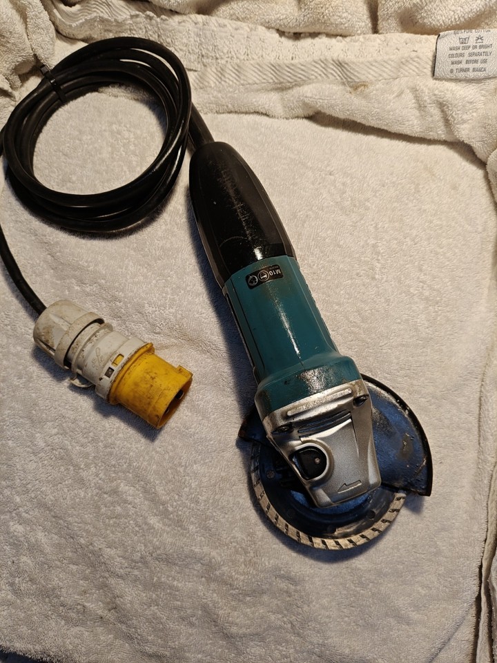 Makita GA4034 100mm 110v Paddle Switch Angle Grinder Working perfect 👍 ...