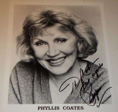 PHYLLIS COATES / 8 X 10 B&W AUTOGRAPHED PHOTO | eBay