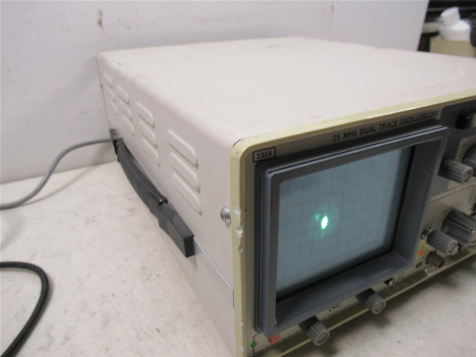 ITC Instruments 3304 25 MHz Dual Trace Oscilloscope Portable Lab Unit ...