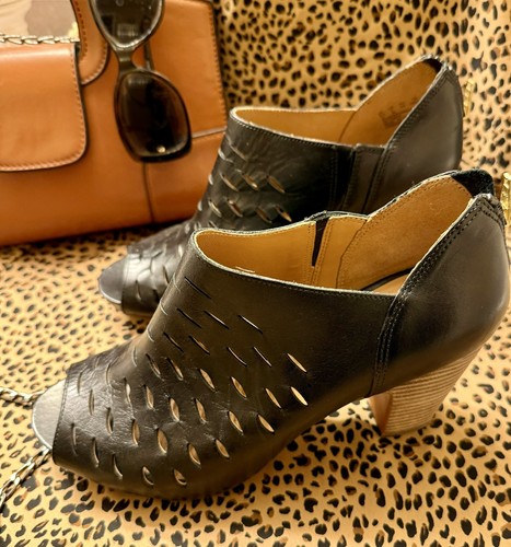 CLARKS OKENA BLACK LEATHER STACKED HEEL OPEN TOE SHOOTIES ANKLE BOOTS ...