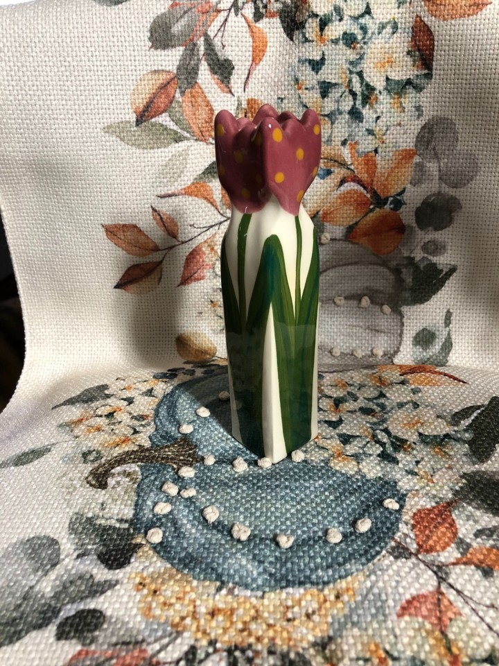 DEYOUNG HAND-MADE CERAMIC TULIP BUD VASE PINK WITH GREEN LEAF'S HAND ...