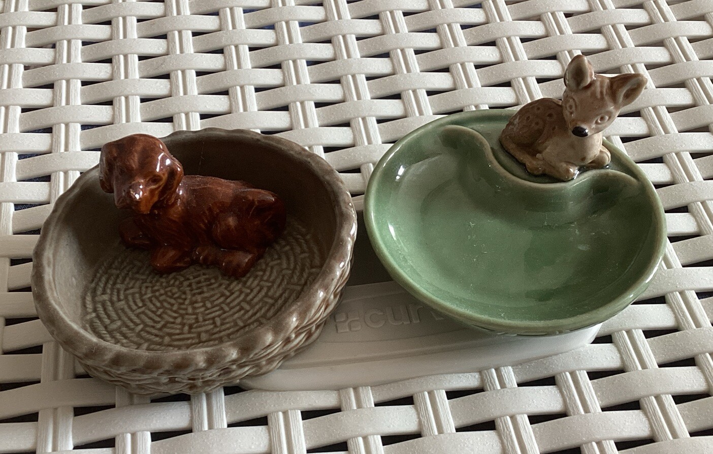 Vintage Wade Pin Trays. 1 x Red Setter Puppy Sitting In Basket 1 x Fawn ...