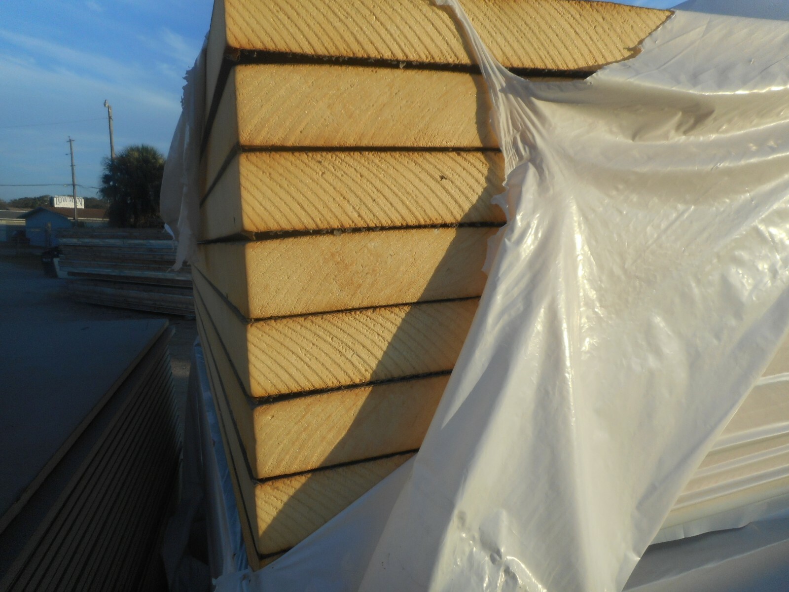 4' x 3' Polyiso insulation board TAPPERED /4' X 8' SHEETS VARIES ...