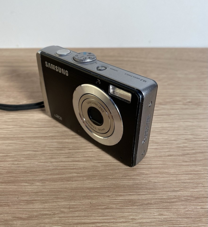 Samsung L201 10.2MP Digital Compact Camera 3x Optical Zoom & 8GB SD ...