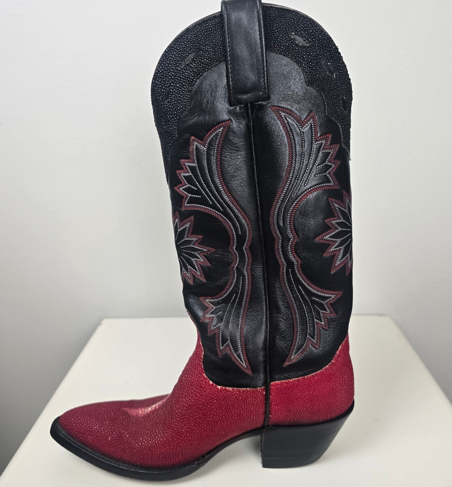 CABOOTS Stingray Cowboy Boots Red Black Exotic Leather Western Women’s ...