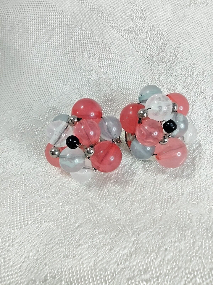 Vintage Pink White Gray Cluster Beaded Clip On Earrings | eBay