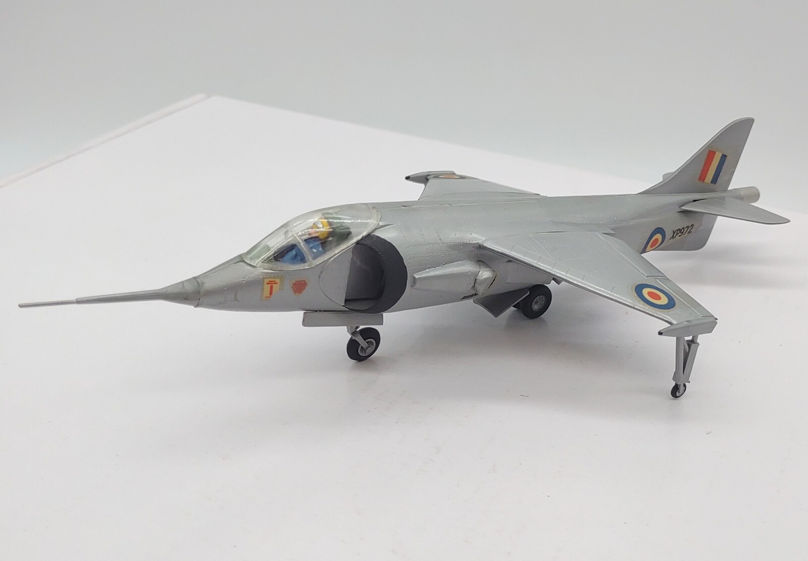 1:72 Scale Built Plastic Airplane Model Kit British Harrier Jump Jet ...
