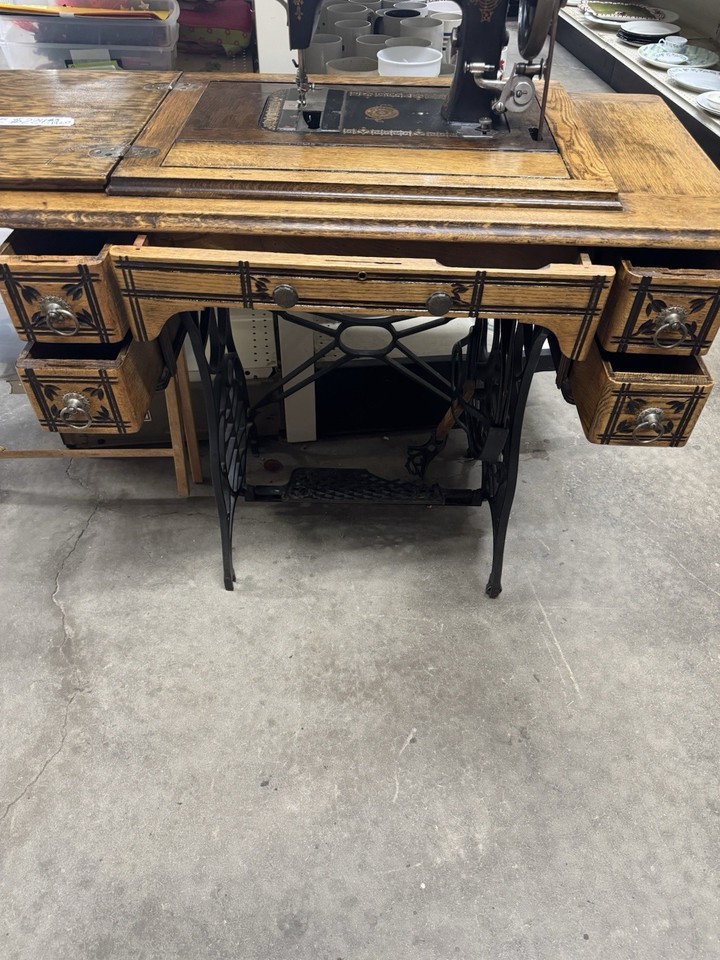 1900's Antique Minnesota Treadle Sewing Machine with 5 Drawer Cabinet ...