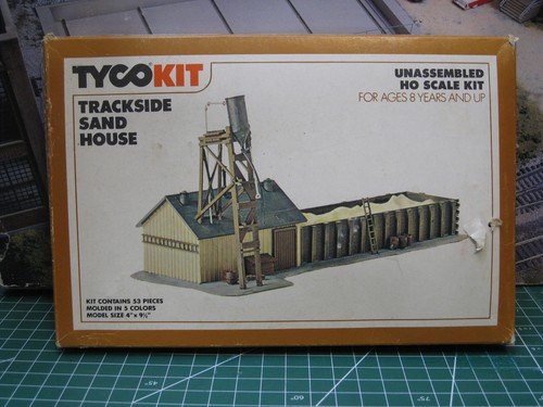 Vintage HO TYCO 7763 Trackside Sand House HO Scale Partially Assembled ...