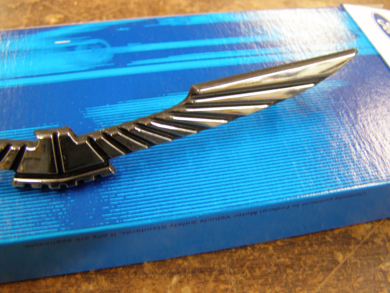 NOS OEM Ford 1987 1988 Thunderbird T-Bird Grille Ornament Emblem | eBay
