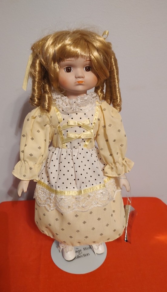 The Heritage Mint Ltd. Collection Porcelain Doll "Amanda" D-25 1988 16 ...