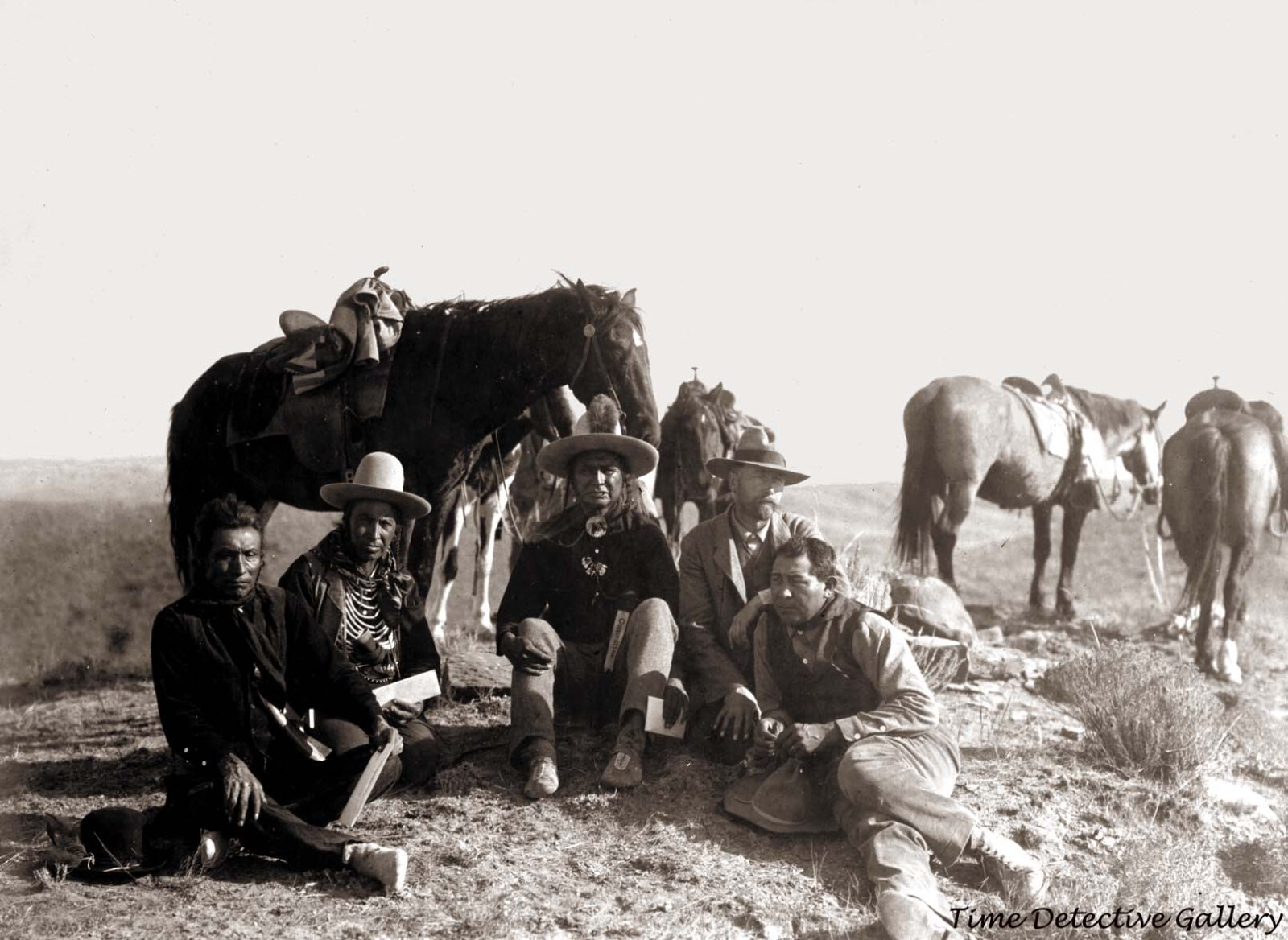 Edward S. Curtis & Crow Indians at Custer Outlook - 1908 - Historic ...