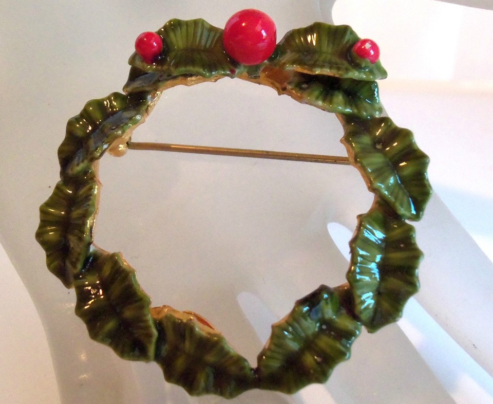ORIGINAL BY ROBERT Green Enamel Christmas Wreath Brooch Holly Berries ...