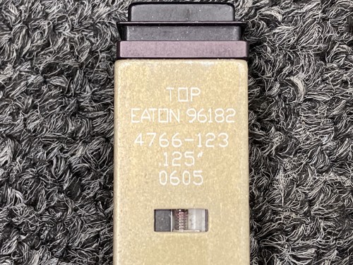 582-10A2B0C1-0519 (Alt: 96182) Eaton Traffic Push Button Switch | eBay