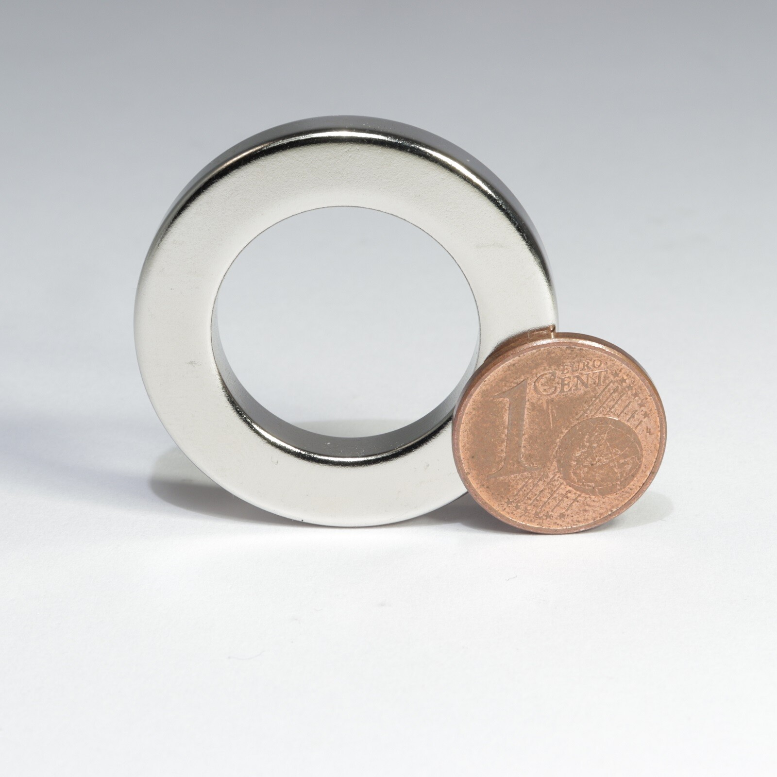 Neodym Magnet Ring 32x5 mm mit 20mm Loch Bohrung 15,6 KG Stark Scheibe ...