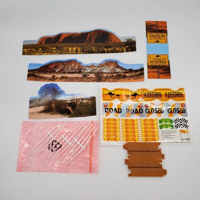 1 Pack- Auto World OFF-ROAD FLAG Set + Poles + 3" Straight track + 4 ...