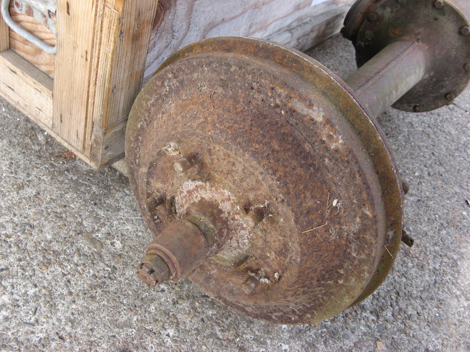 1932 1933 1934 FORD BANJO REAR END AXLE w BRAKE HUBS antique 32-34 | eBay
