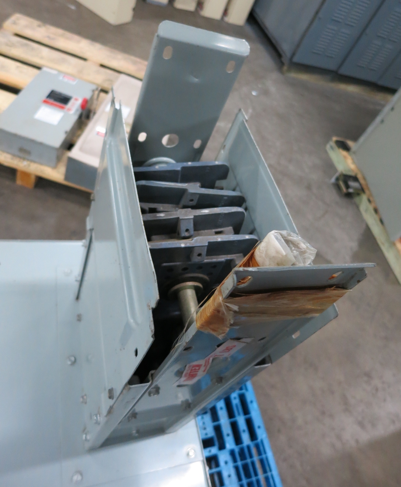 Siemens XL-U Busway U306ABB 600A 3PH 3W 600V End Tap Box Bus Bar Duct ...