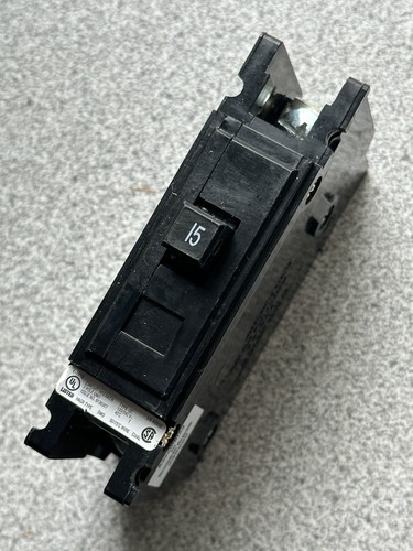 New Cutler Hammer QC1015 Circuit Breaker 15 Amp 1 Pole 120/240V Type QC ...