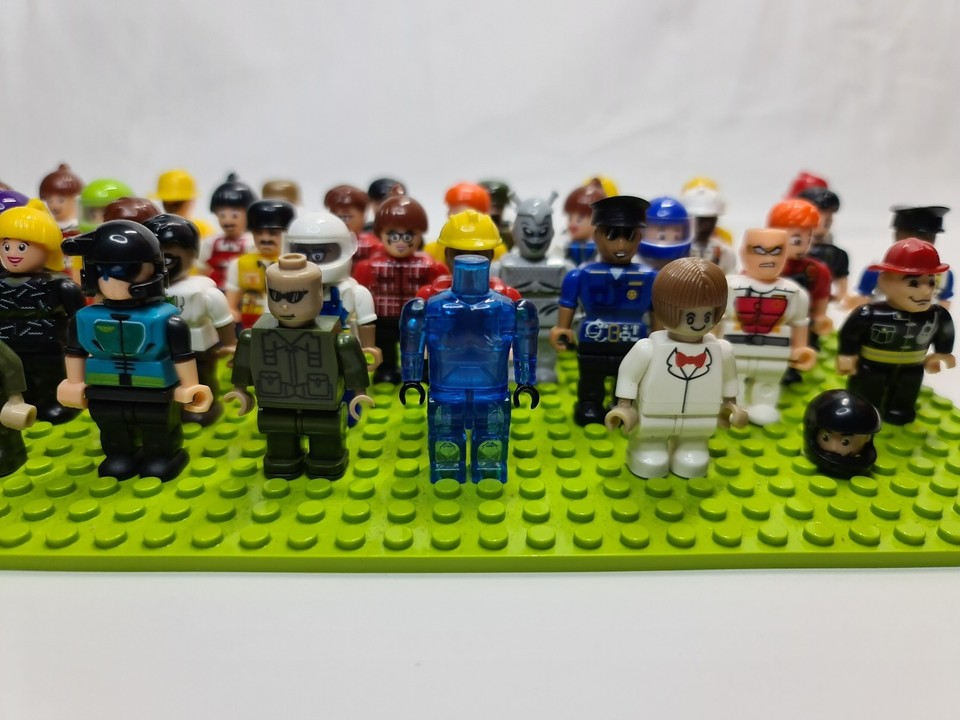 Wilko Blox Figures Bundle Lego Compatible 38 Mini Figures Aliens/Army ...