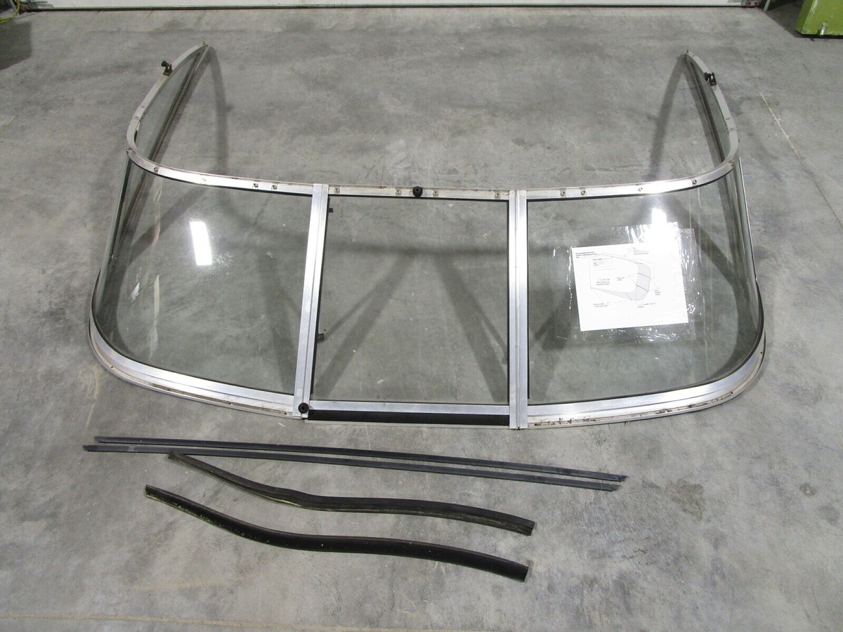 Glastron Boat Windshield 2009 Glastron SSV 175 Complete Windshield