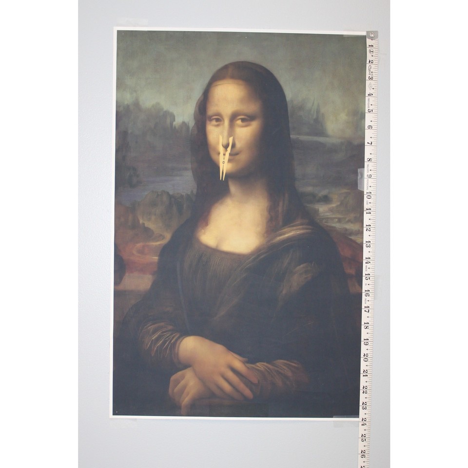 2 Mona Lisa Funny Bathroom Poster Pinching Nose Toilet Paper Classic ...