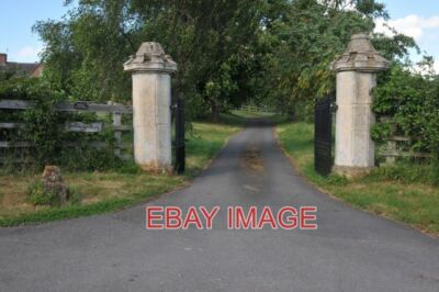 PHOTO GATE PILLARS BEVINGTON HALL A PAIR OF GATE PILLARS AT THE ...