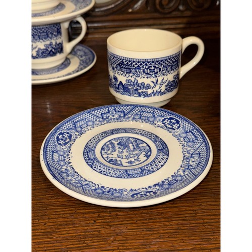 35pc Vintage Blue Willow Service for 7 Chinoiserie Blue and White ...