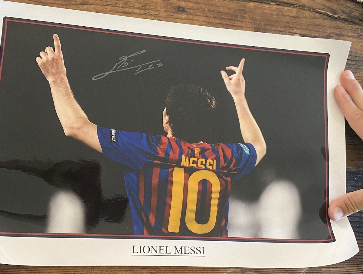 Lionel Messi Autographed Memorabilia | Signed Photo, Jersey ...