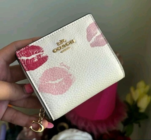 NWT Coach CZ951 Snap Wallet With Lips Print Gold/Chalk | eBay