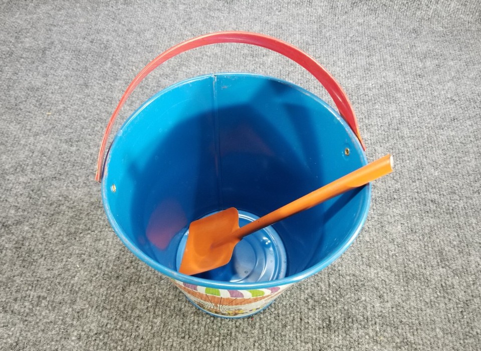 VTG 1960s CHEIN TIN LITHO SAND BUCKET AND SHOVEL SPACE AGE LITHO RARE ...