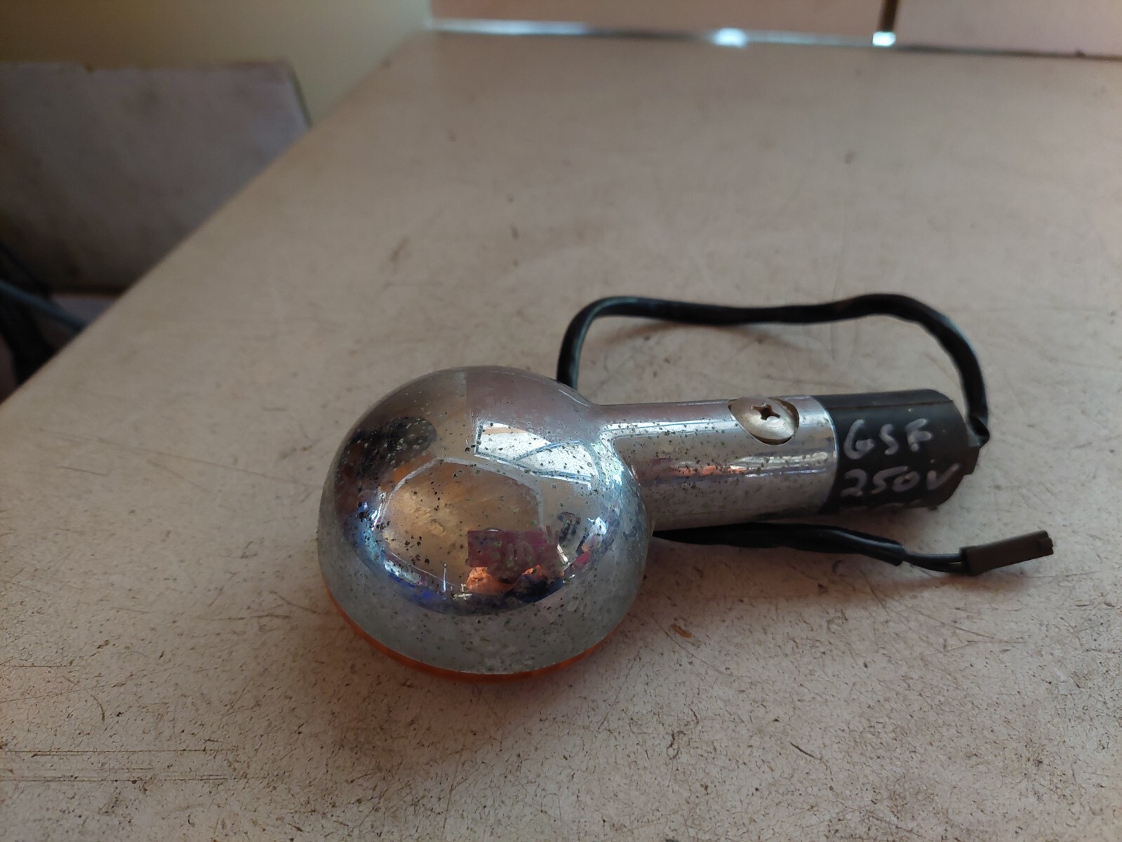 Suzuki GSF 250V Bandit '00 R/H Indicator Blinker 35600-49 | eBay