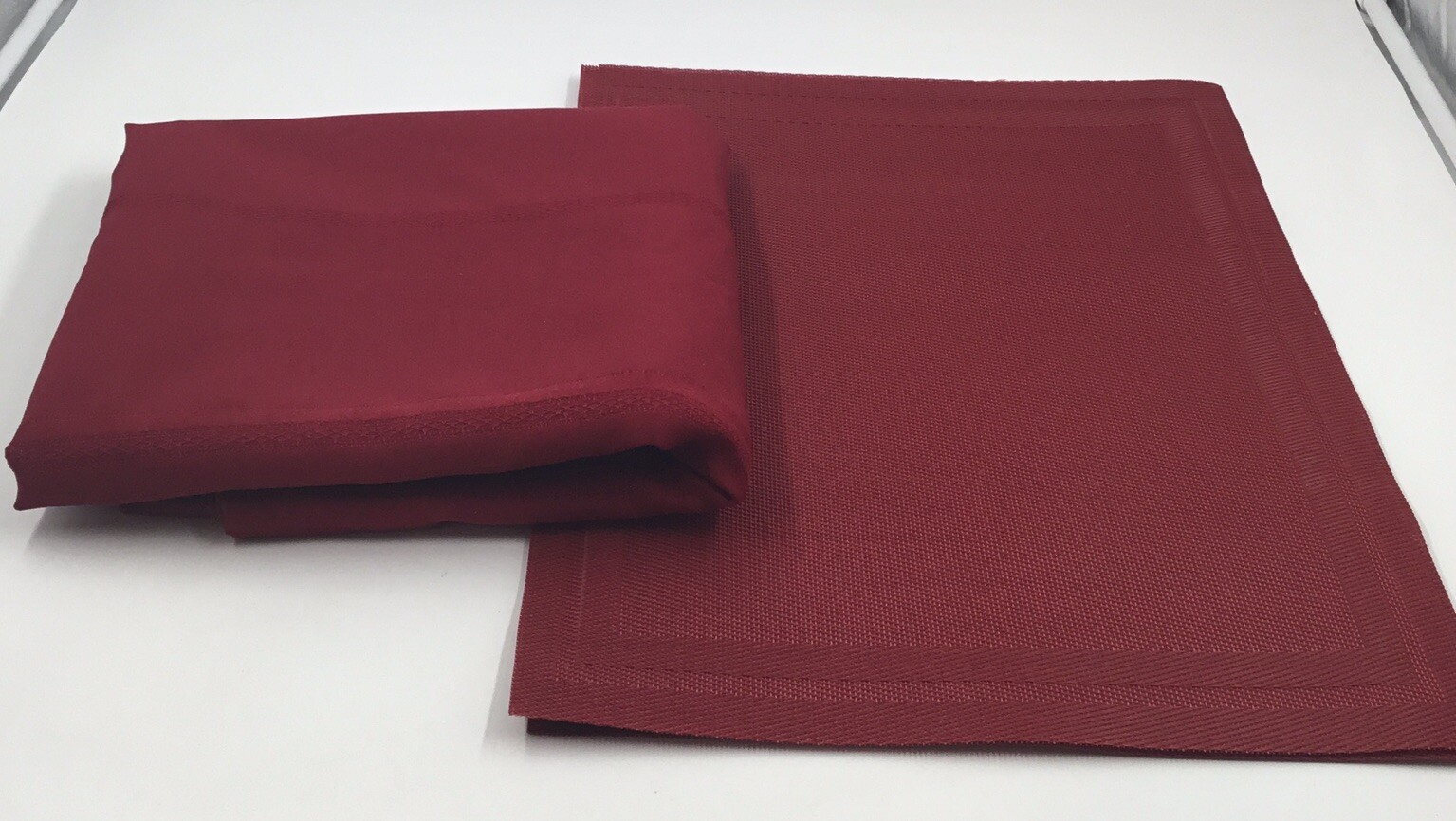 Maroon 85”x 85” Square Table Cloth & 4- Maroon Place Mats For Your ...