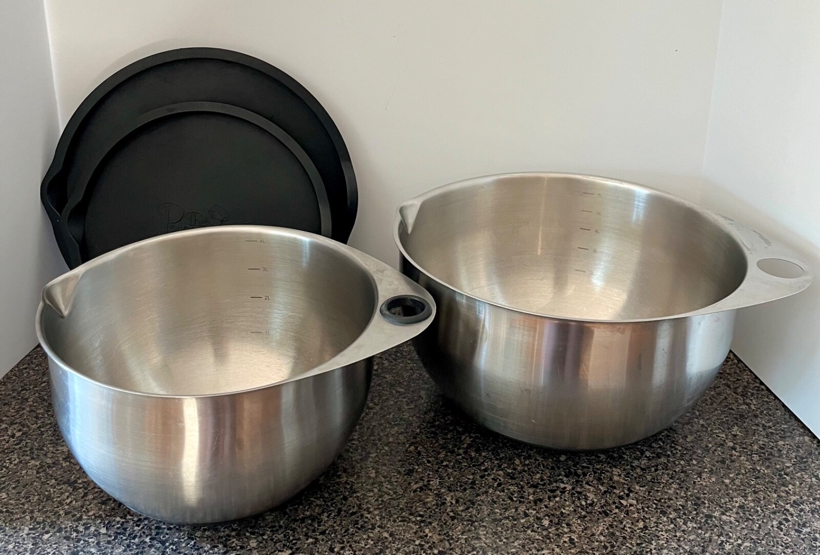 2 Pampered Chef Set Stainless Steel Mixing Bowls W/ Lids Pour Spout ...