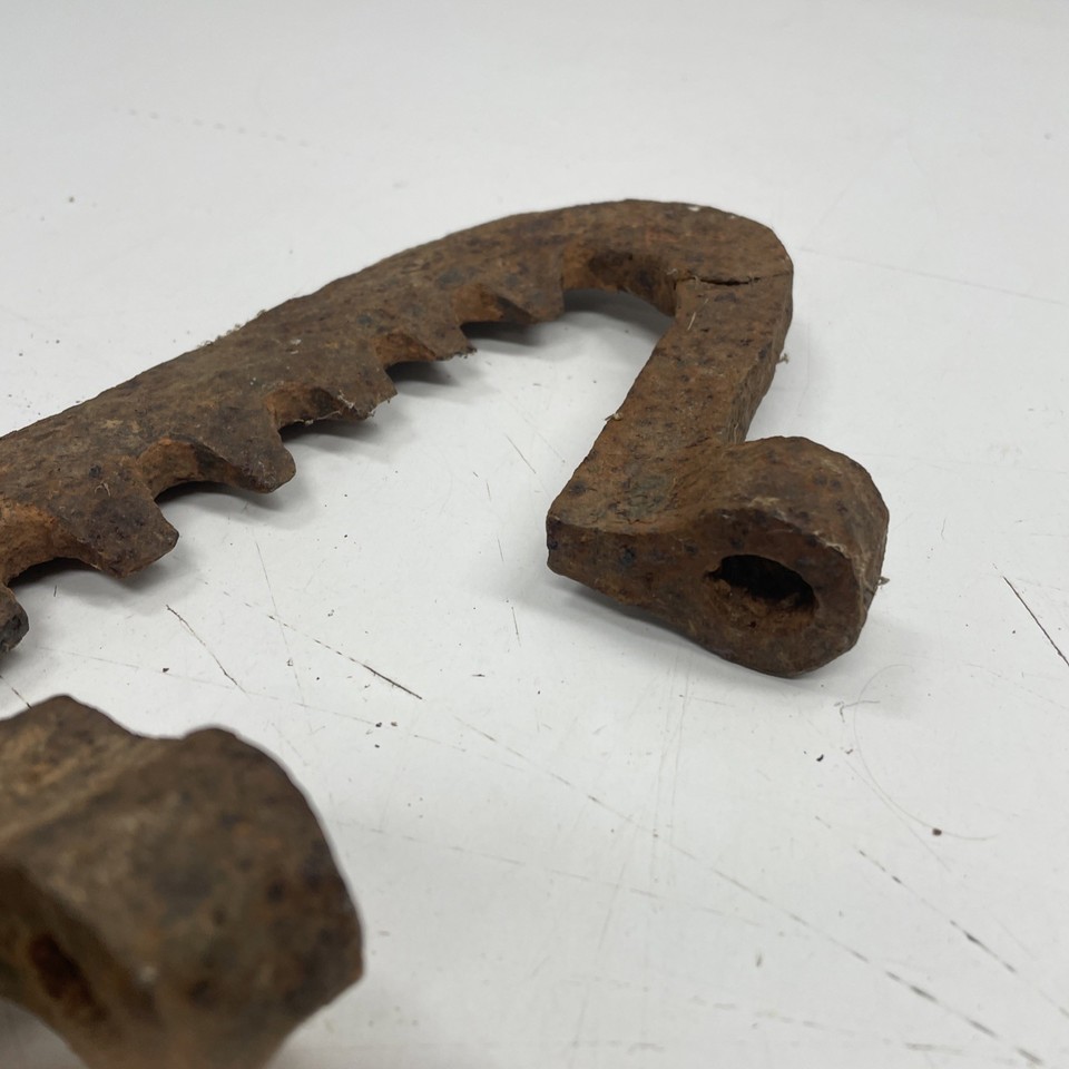 ORIGINAL VINTAGE RETRO Cast Iron Metal Cast Iron Saw Tooth Farm ...