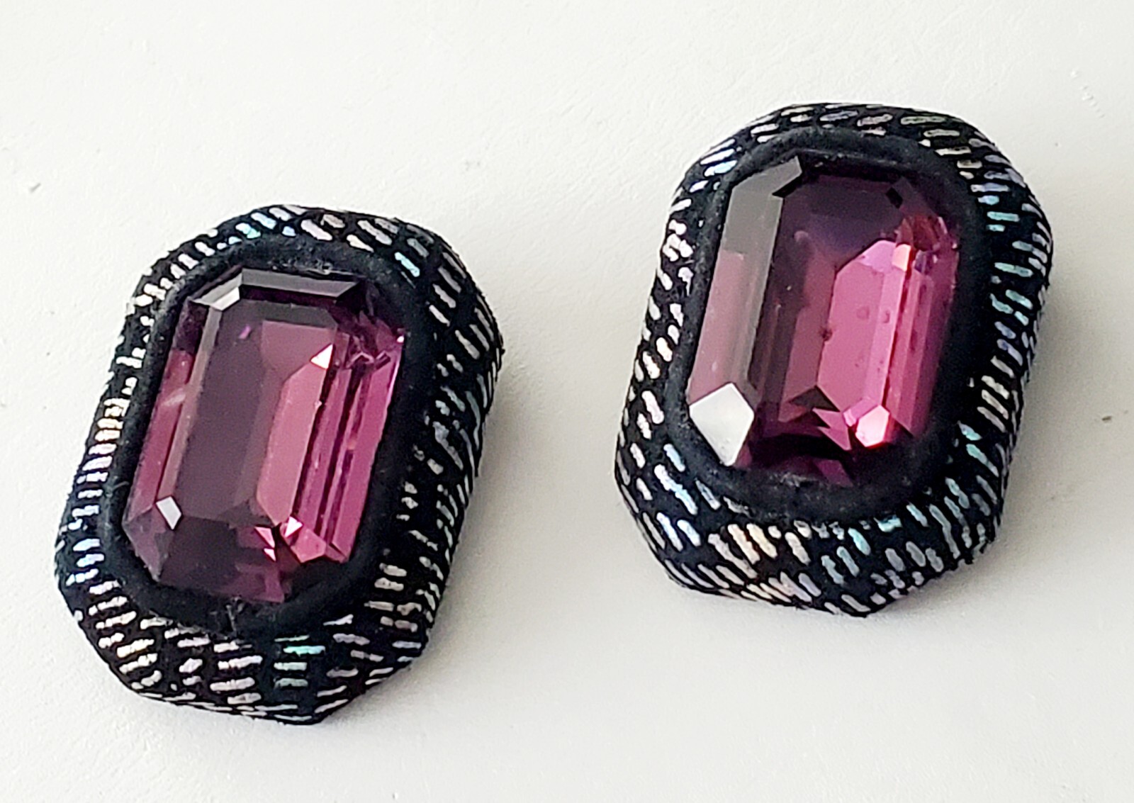 VINTAGE high fashion Emerald CUT GLASS & foil Fabric… - Gem