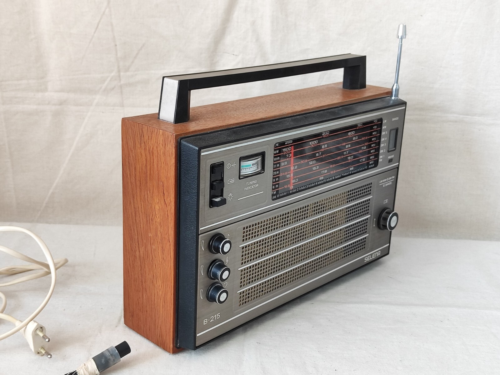 USSR Soviet Russian VINTAGE Transistor Radio Receiver Selena B-215 LW ...