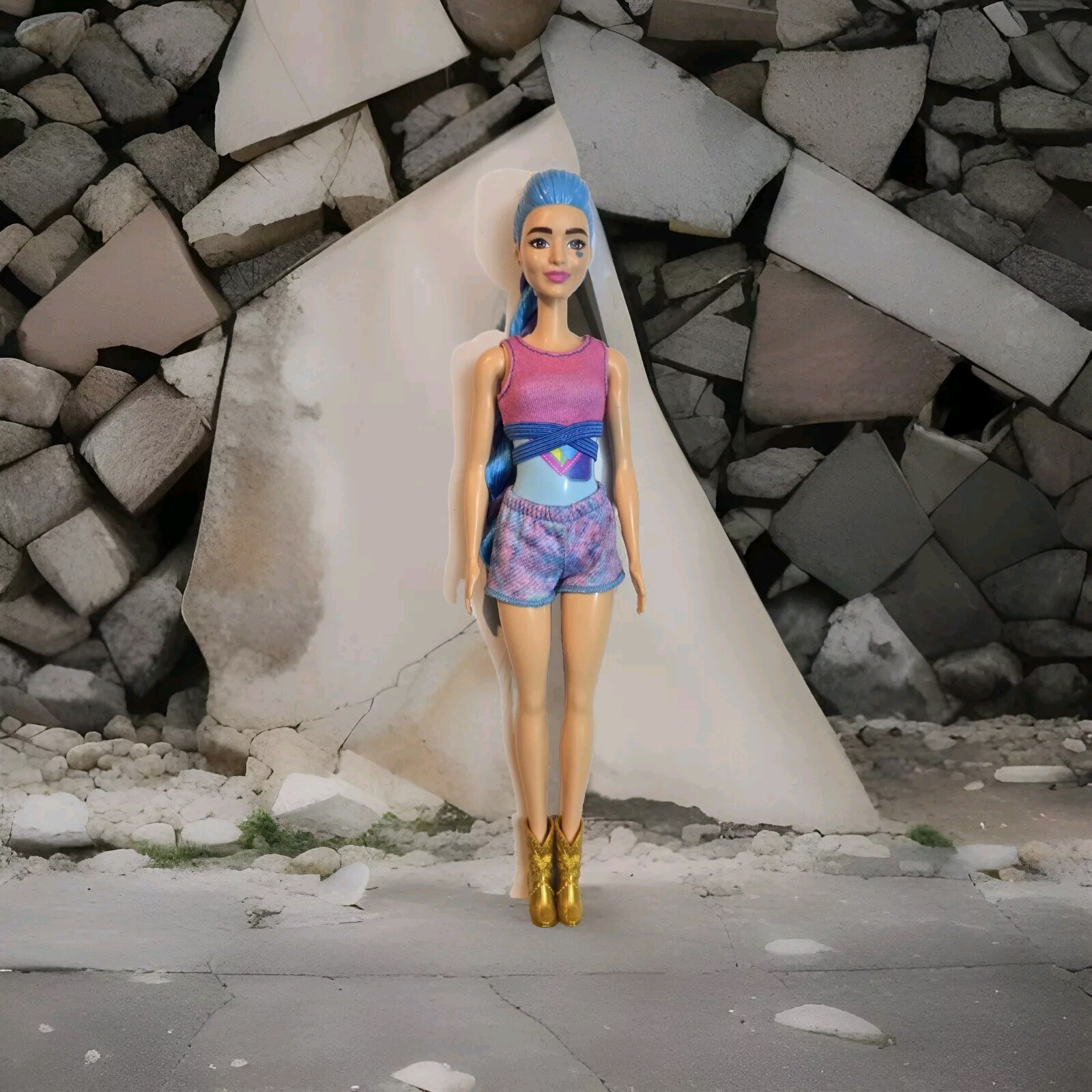 Mattel Color / Colour Reveal Barbie Doll moulded blue hair & a ponytail ...