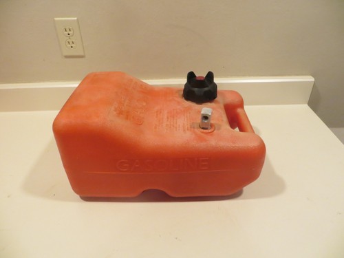 Chilton USA Poly 3.3 GALLON Outboard Engine Marine/Boat Gas/Fuel Tank ...