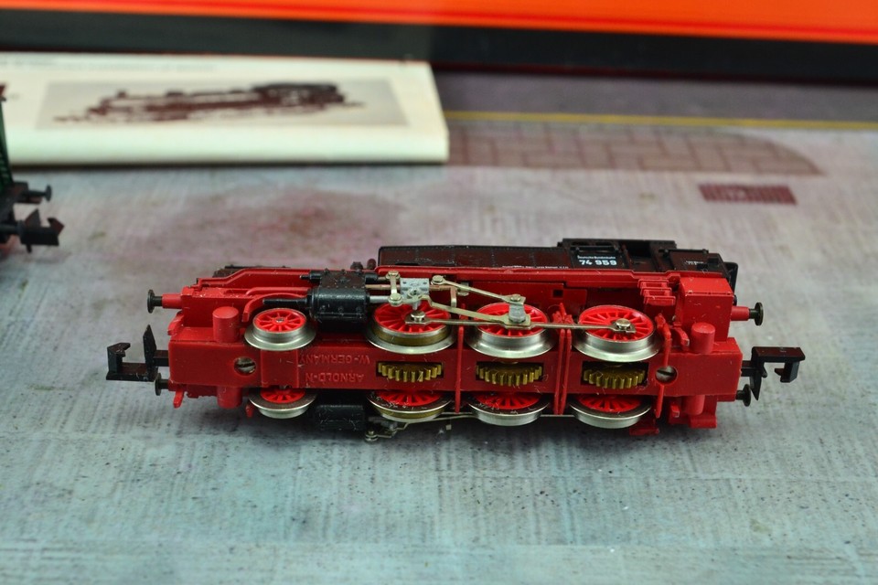 Arnold 0150 BERLINER STADTBAHN Steam Locomotive Passenger Train Set N ...