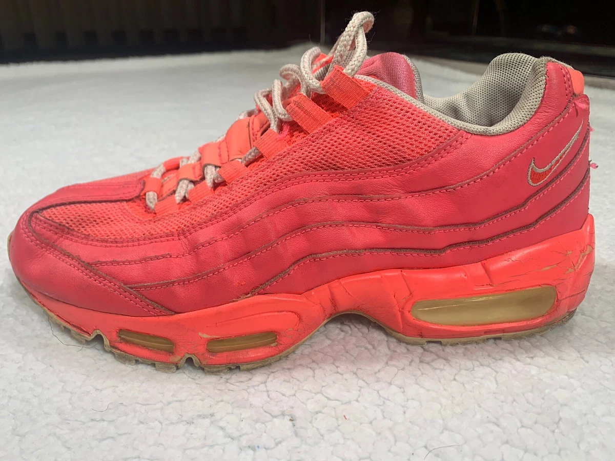 Nike Air Max 95 SneakerBoot 20th Anniversary All Black/Red